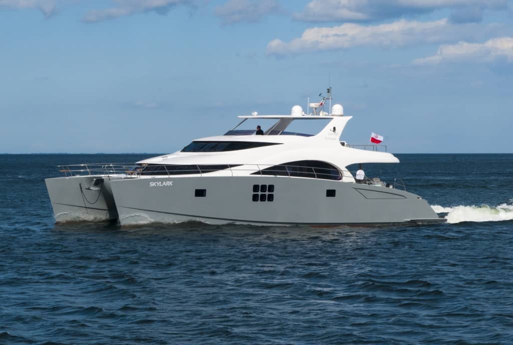 03-Catamaran-SKYLARK-Main-1 | Yachtcharter-Connection